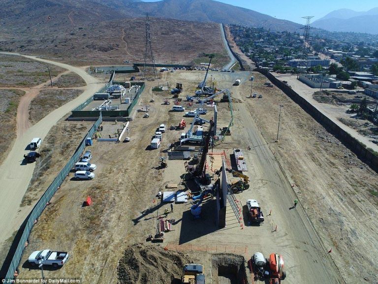 JUST IN! NEW PHOTOS: Southern Border Wall Begins To Take Shape! – Right ...